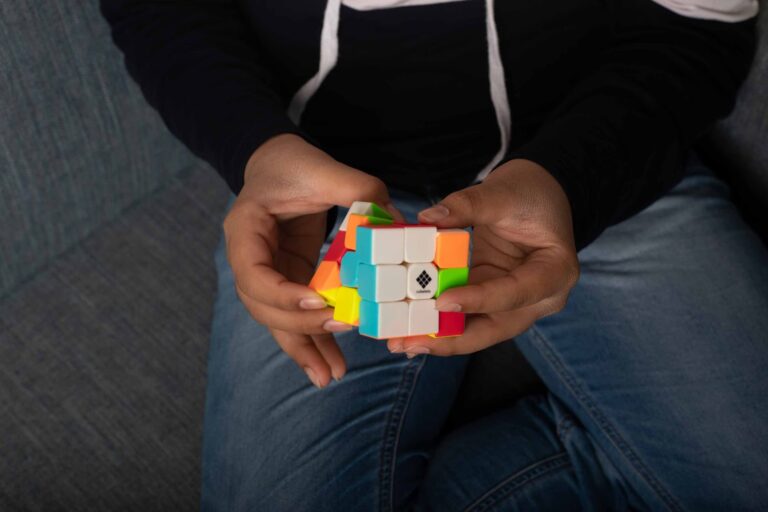9 Best Cube Solvers Of All Times That Every Cubers Should Know